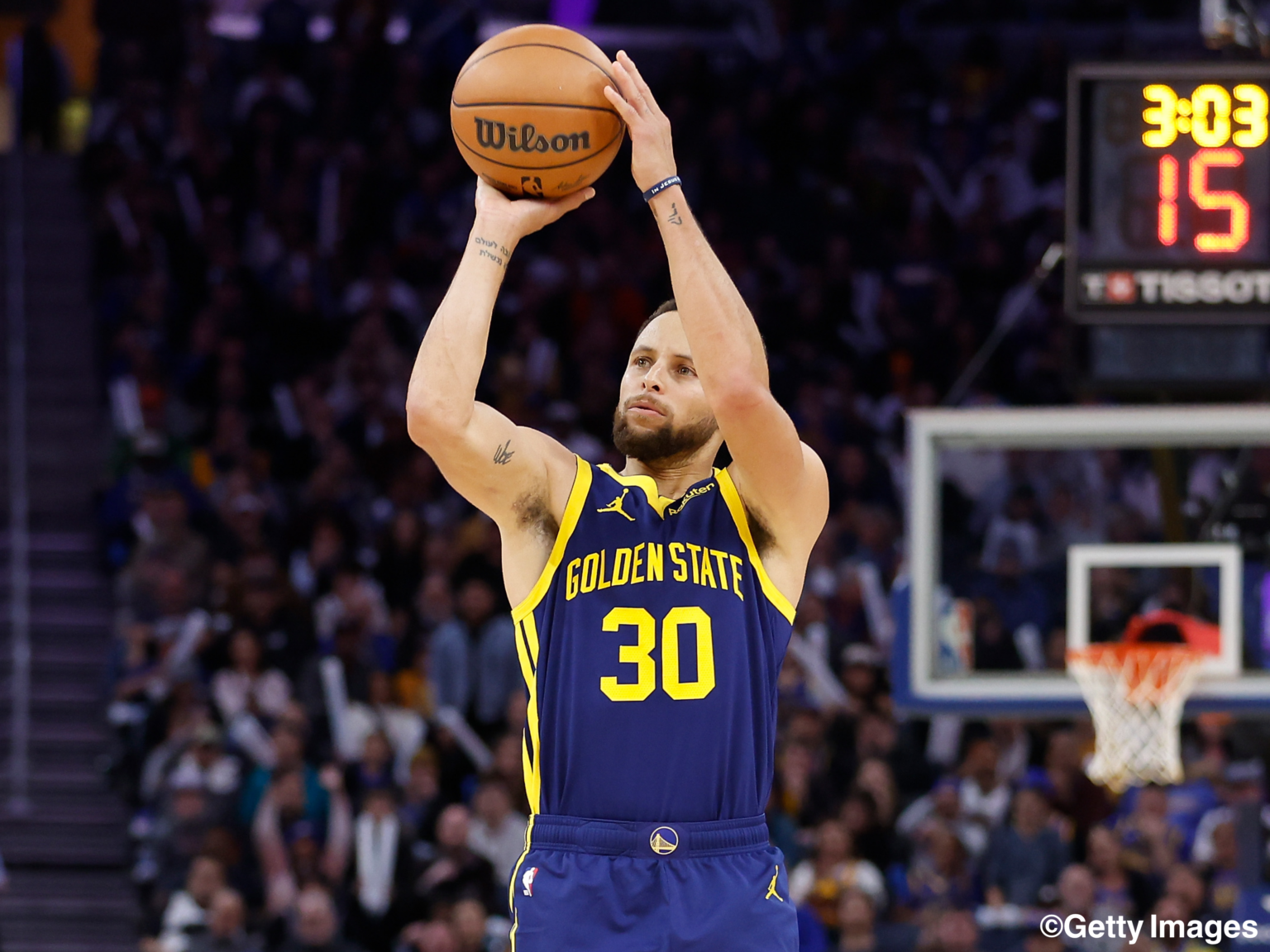 前人未到の領域を突き進む職人芸…カリーがNBA史上初の250試合連続3P成功 | バスケットボールキング