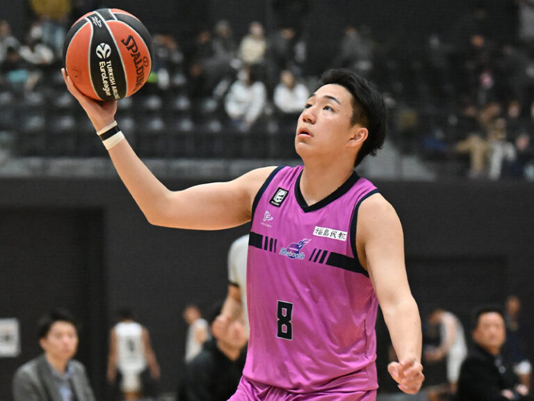 連続3Pで初優勝を手繰り寄せた緑川晴斗…bjカップ U15のMVPを獲得「自信を持って打ち続けた」 | バスケットボールキング